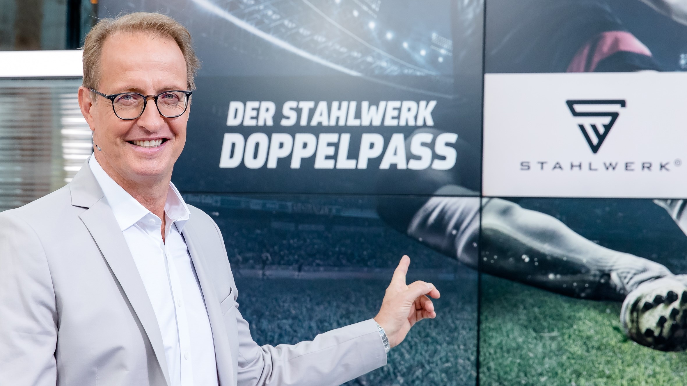 Watch Doppelpass | 01/09 Live Stream | DAZN CH