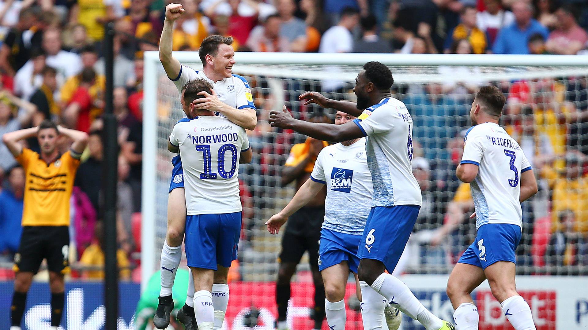 Watch EFL League Two Live Stream | DAZN CA