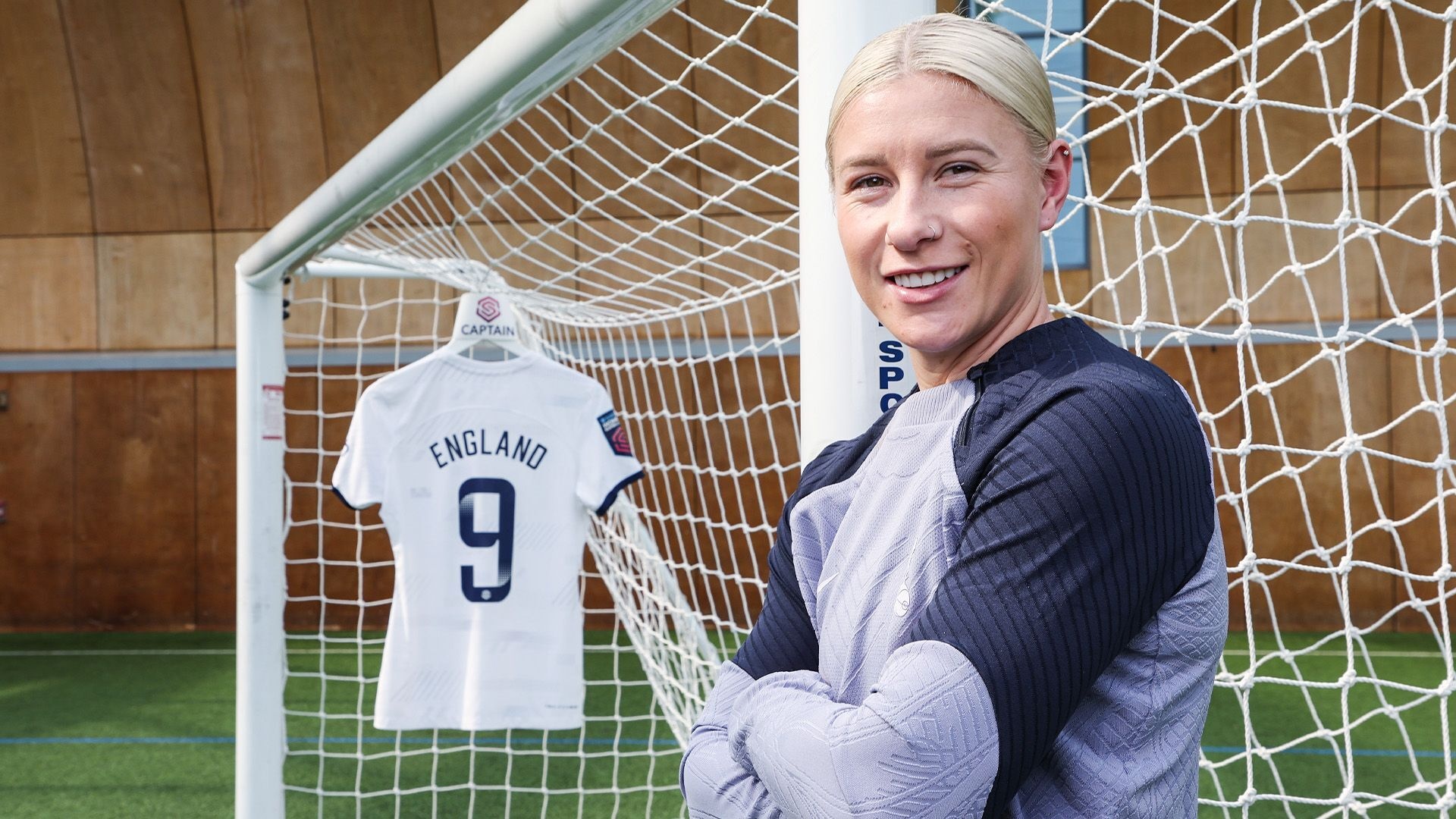 Watch Behind The Scenes | Robert Vilahamn Names his Captain Online ...