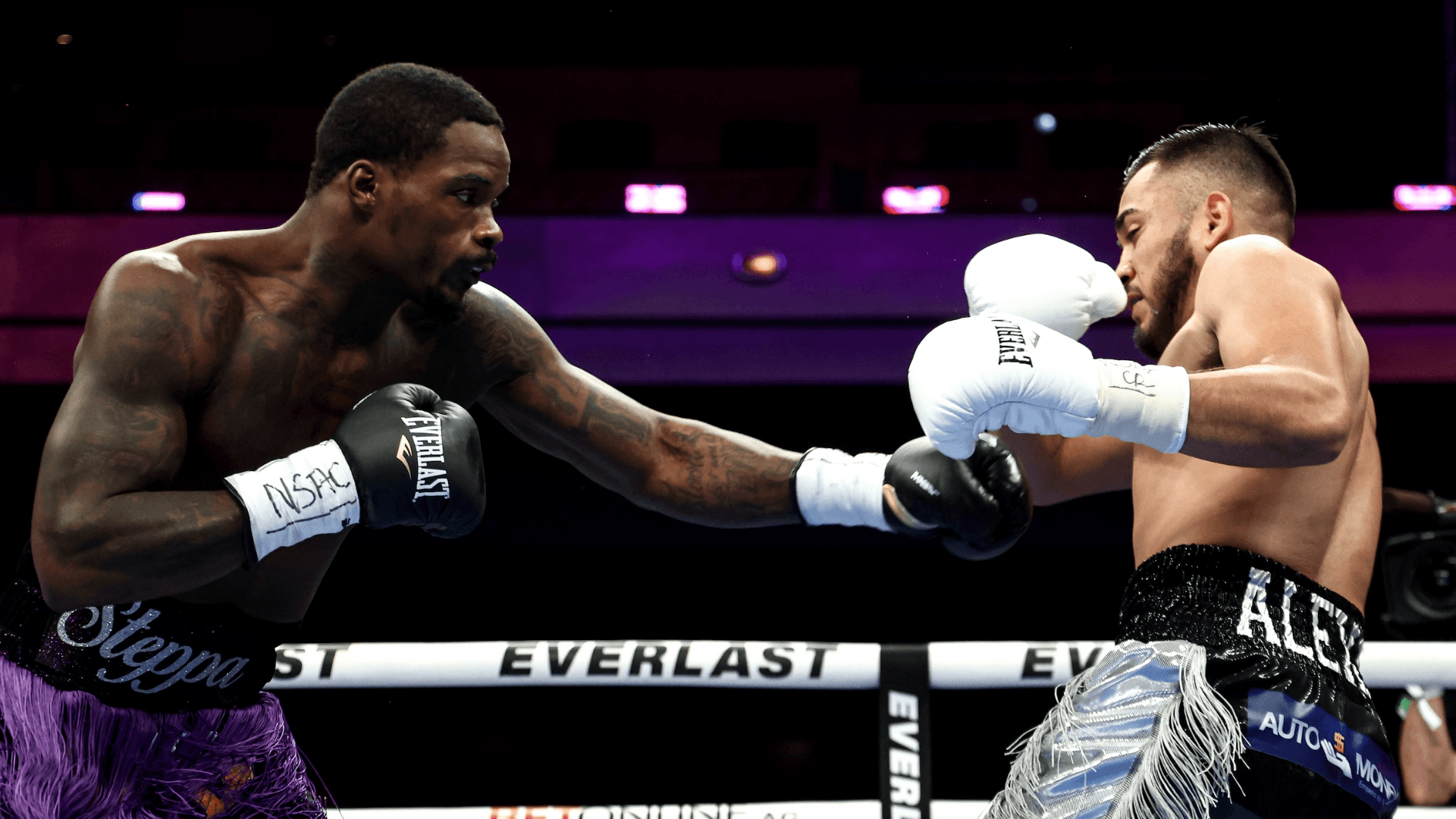 Ver: Coe vs. Osuna: Full Fight em Direto | DAZN PT