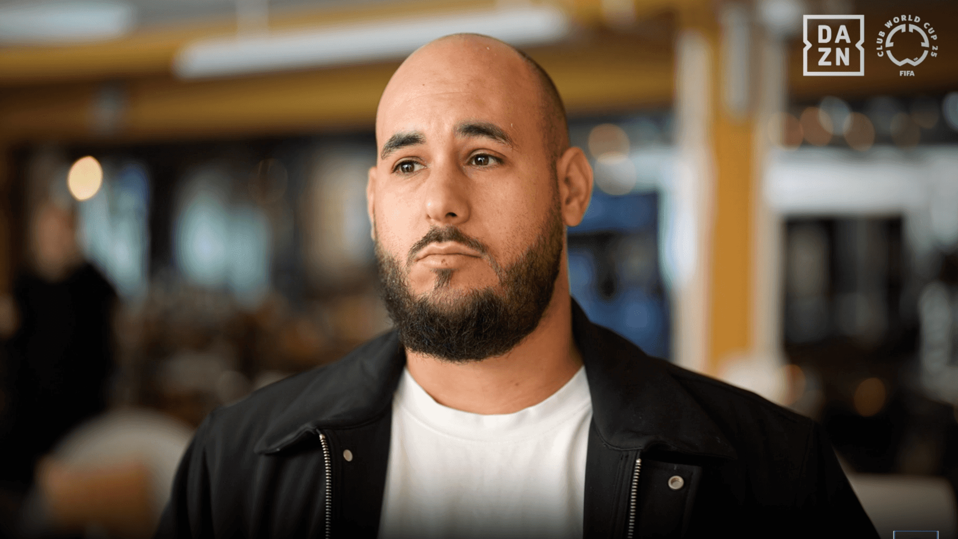 Regarder Walid Acherchour : "Il y a Plein d'Histoires à Raconter ...
